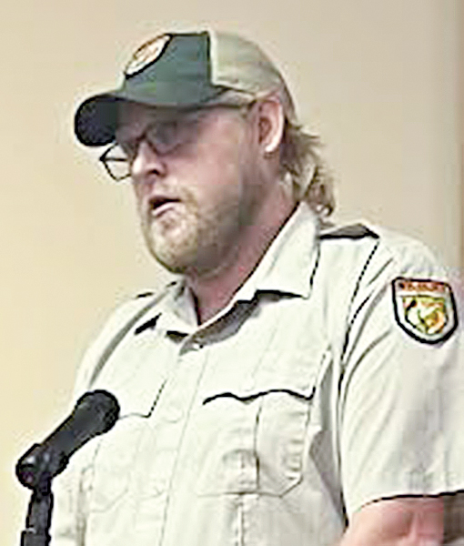 Commissioners table bid for pool/splash pad | News, Sports, Jobs - The ...